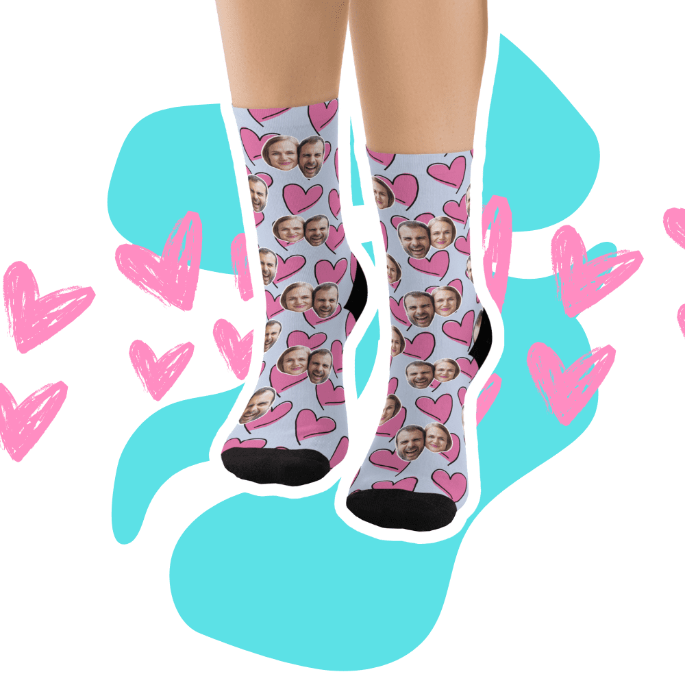 Diseño corazones rosa calcetin celeste